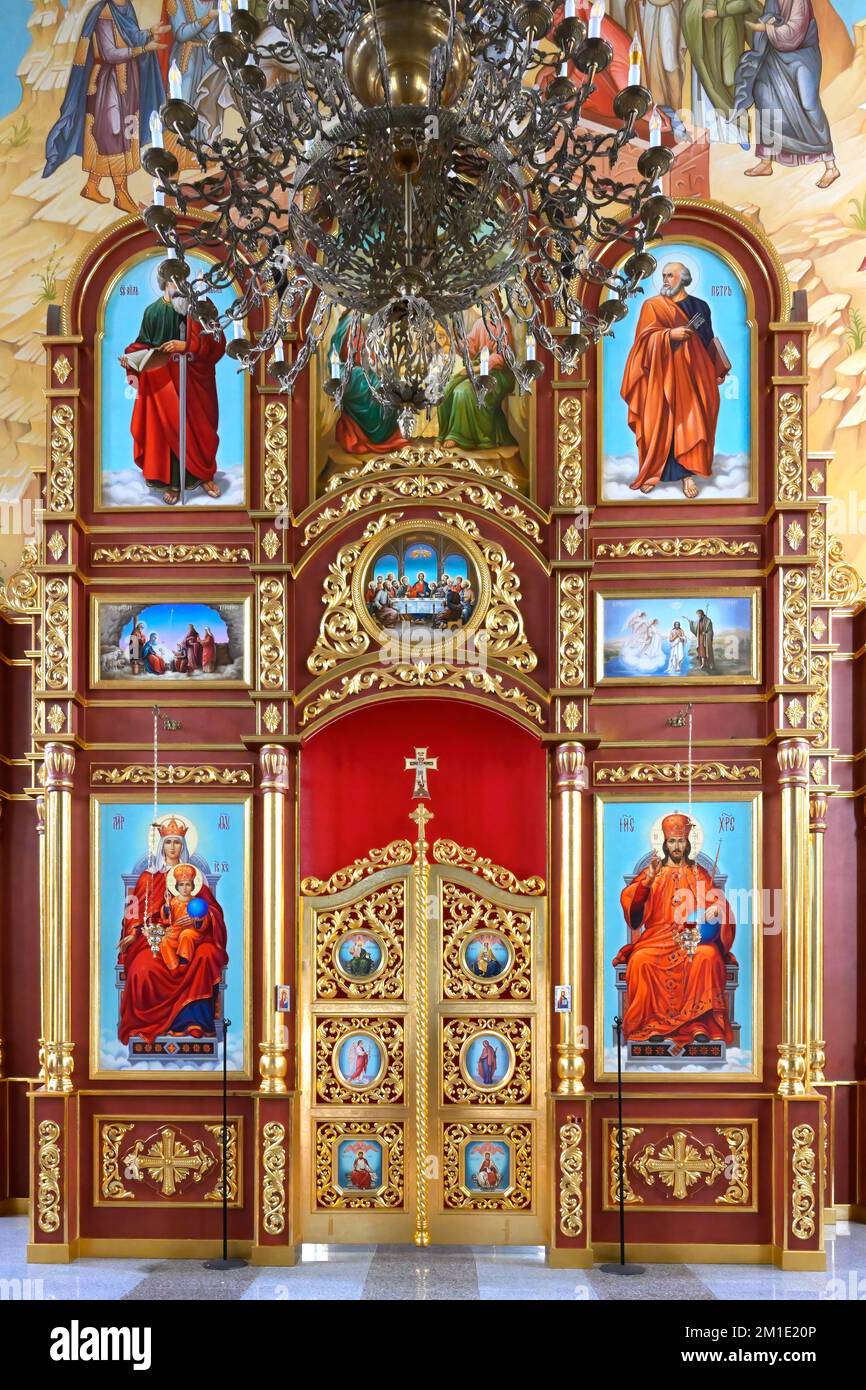 Russian Orthodox cathedral of the Holy Resurrection, Iconostasis ...