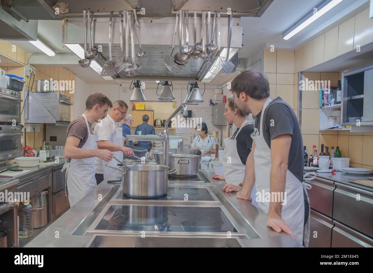 Employee training and recruiting for hoteliers and gastronomy in ...