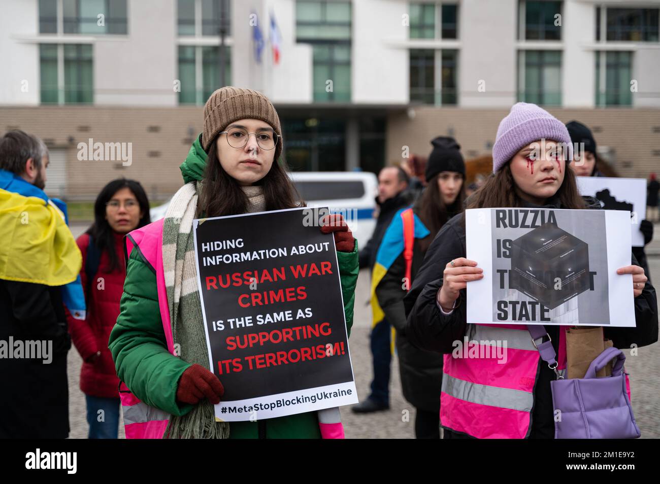 Meta stand hi-res stock photography and images - Alamy