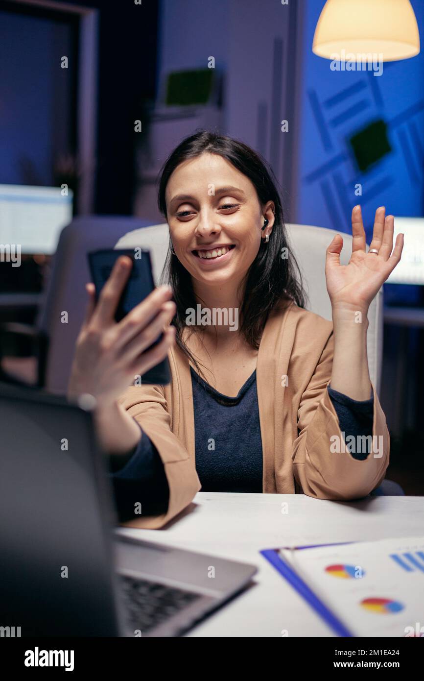 Office people saying hello hi-res stock photography and images - Alamy