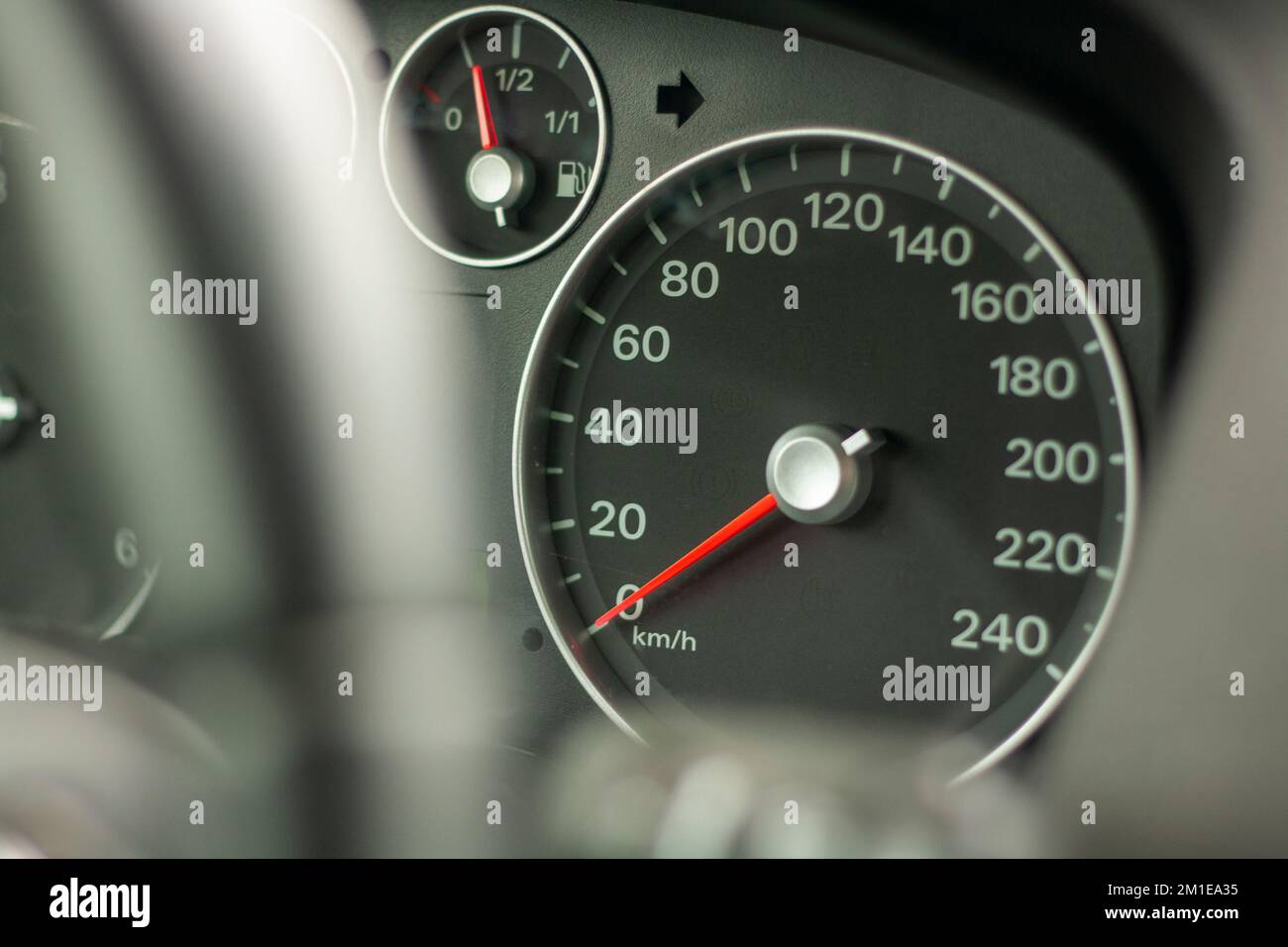 Dashboard warning lights hi-res stock photography and images - Alamy