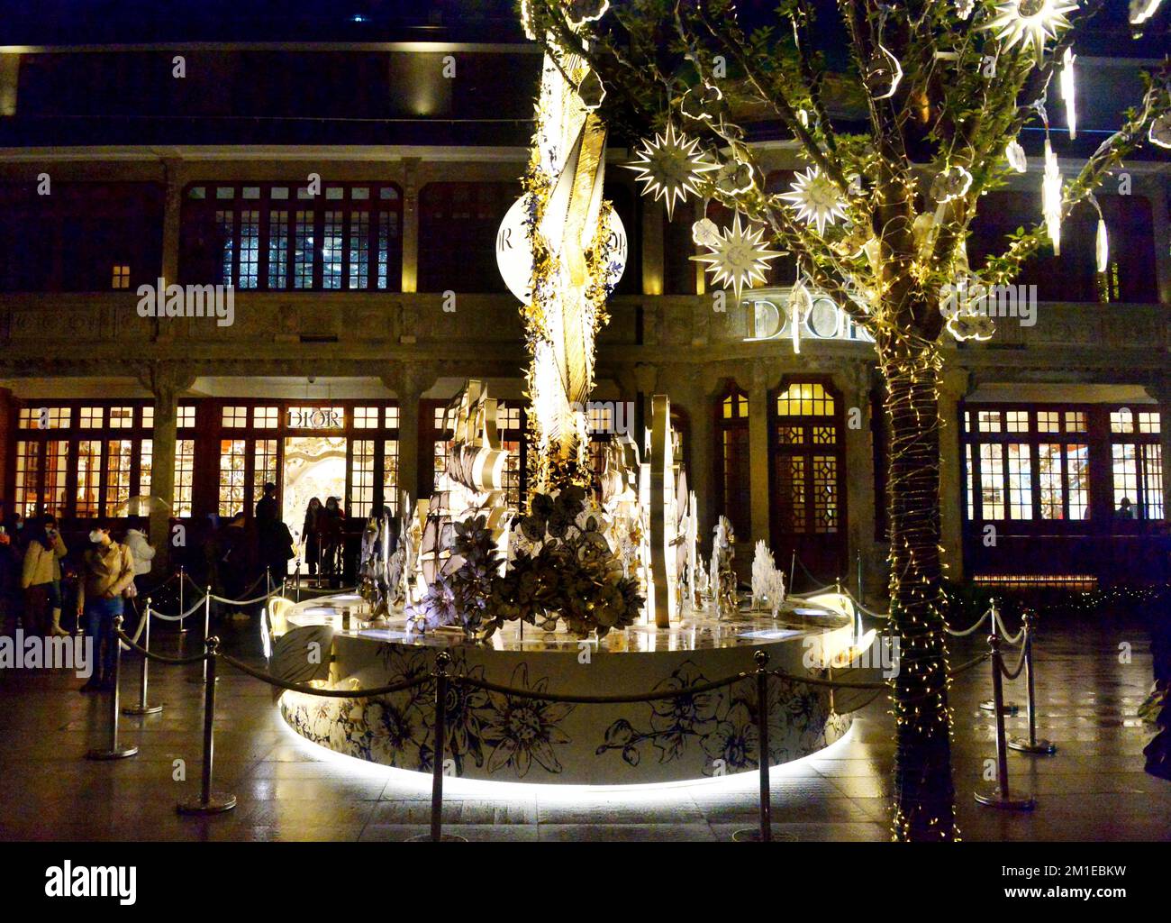 Zhangyuan's light displays at night attract citizens to visit and take ...