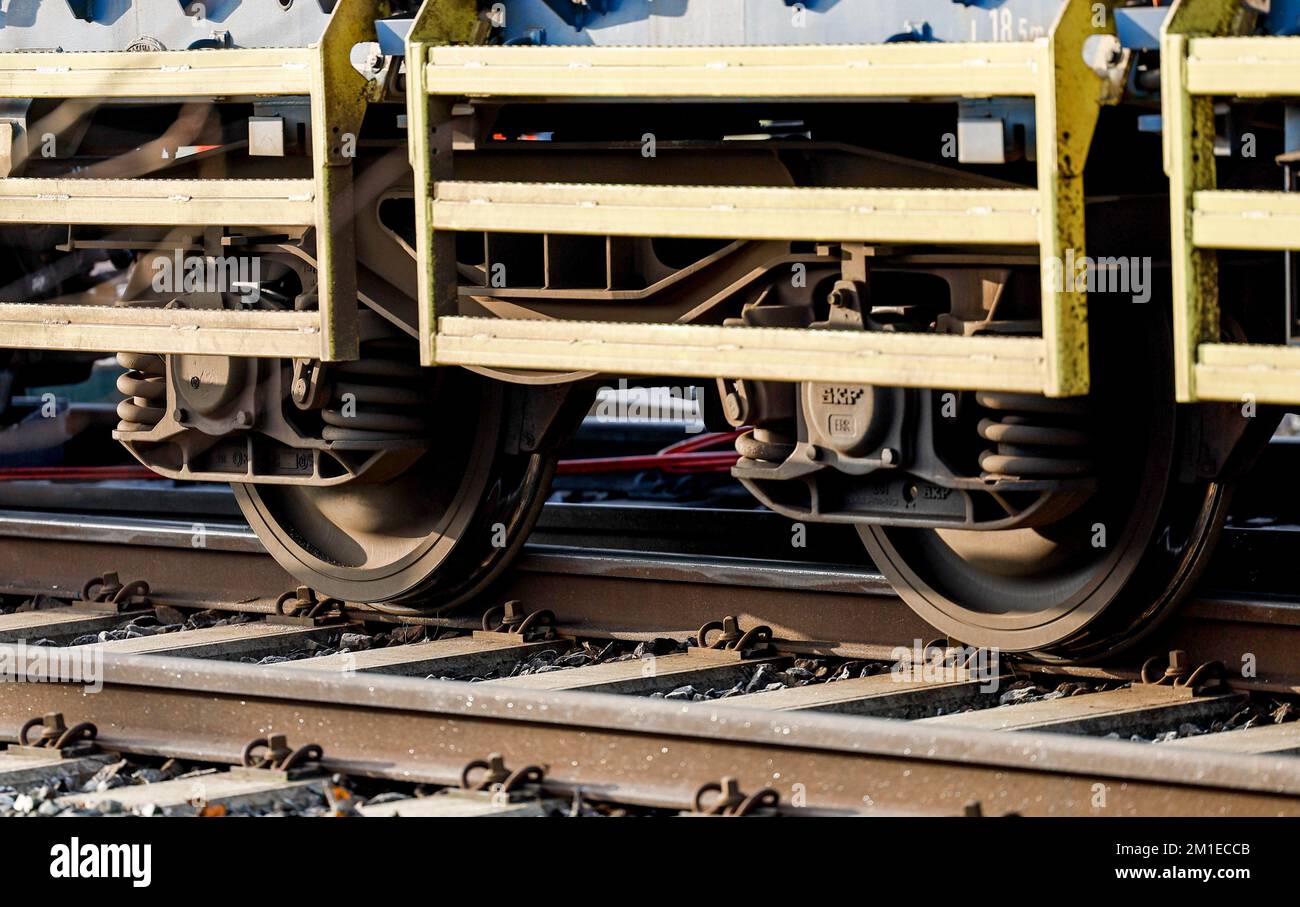 Car axel stand hi-res stock photography and images - Alamy