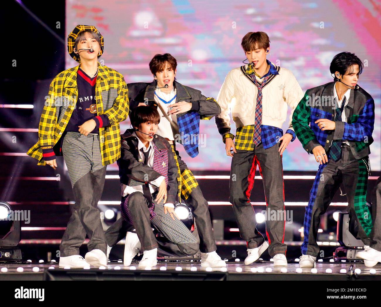 CRAVITY, Oct 7, 2022 : K-pop boy group CRAVITY performs during the-K ...