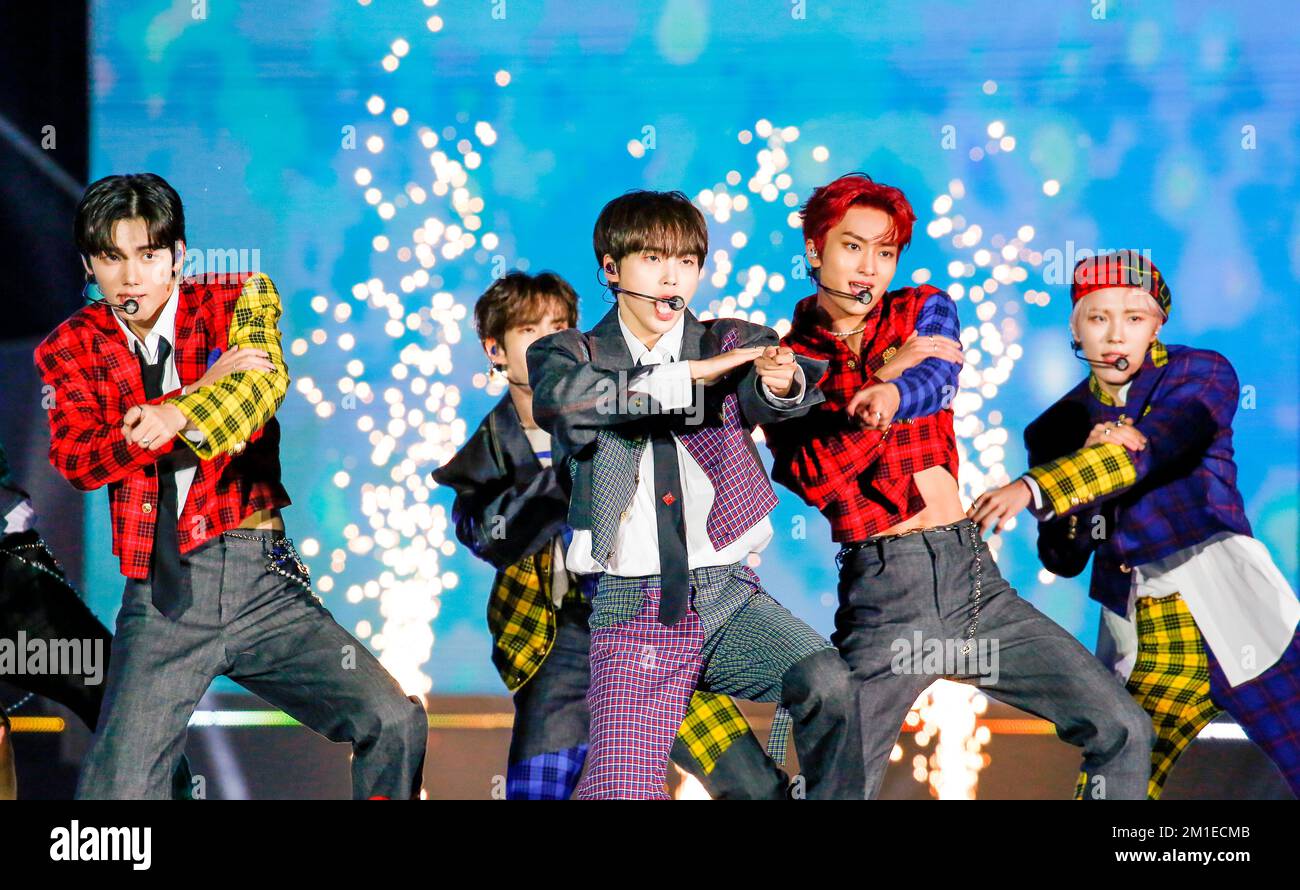 CRAVITY, Oct 7, 2022 : K-pop boy group CRAVITY performs during the-K ...