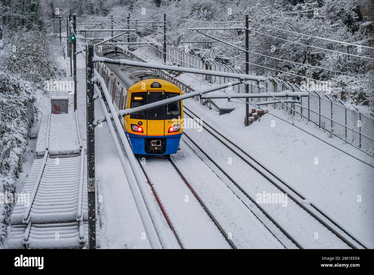 London, UK. 12 Dec 2022. The overground keeps running - As temperatures ...