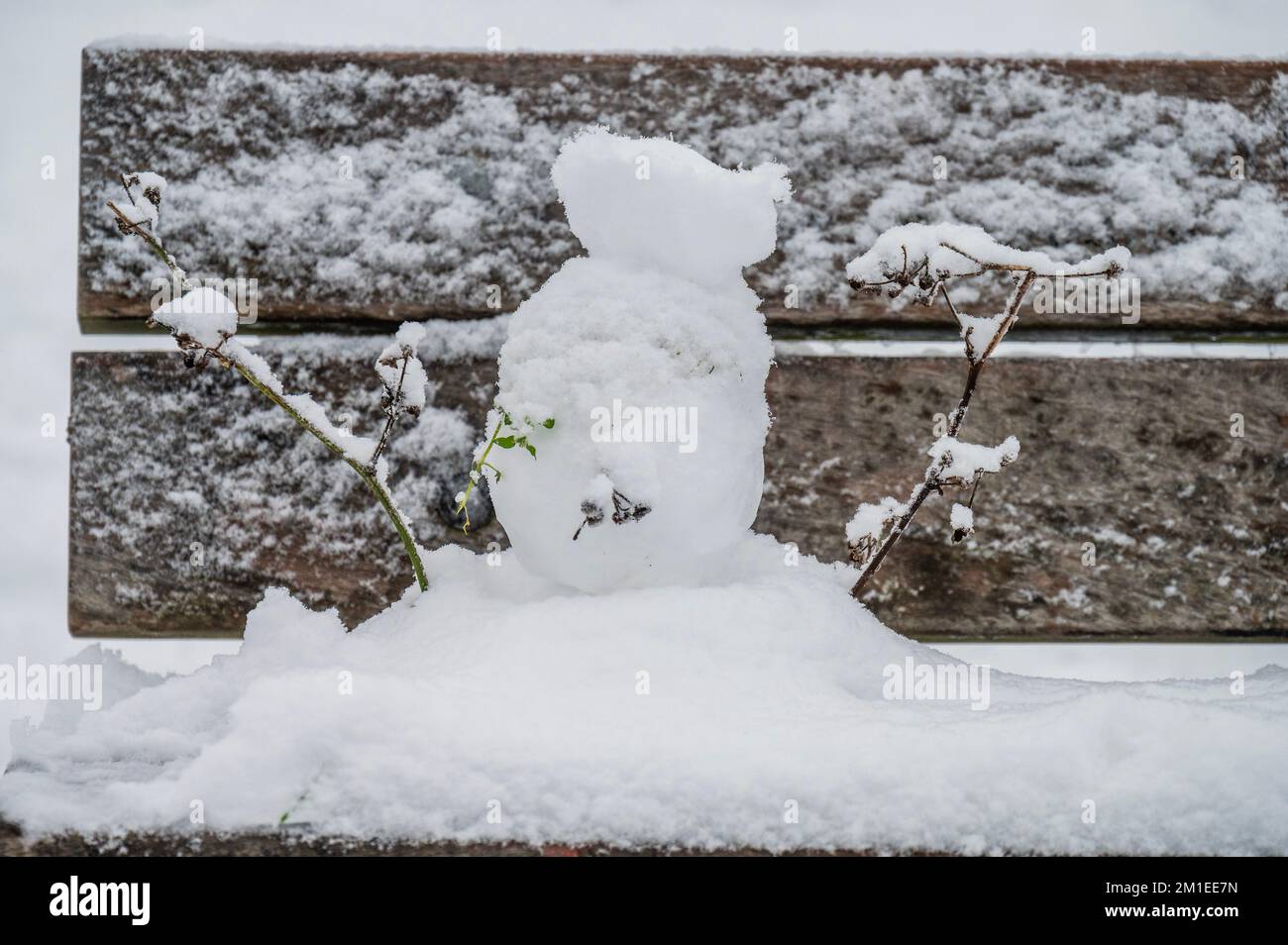 London, UK. 12th Dec, 2022. Snowmen of all sizes are everywhere - As ...