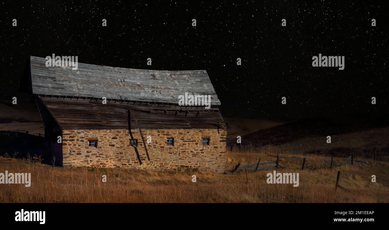 Decaying barn hi-res stock photography and images - Alamy
