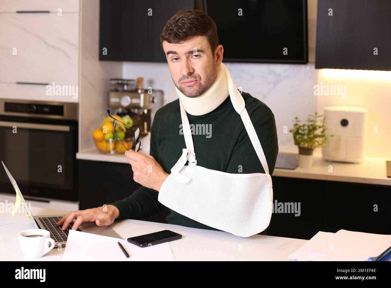 Office accident hi-res stock photography and images - Alamy