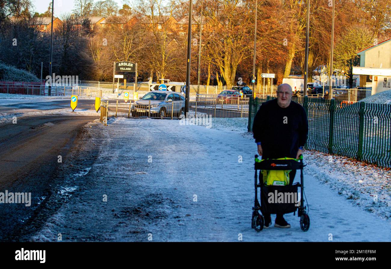 Icy pavements hi-res stock photography and images - Alamy