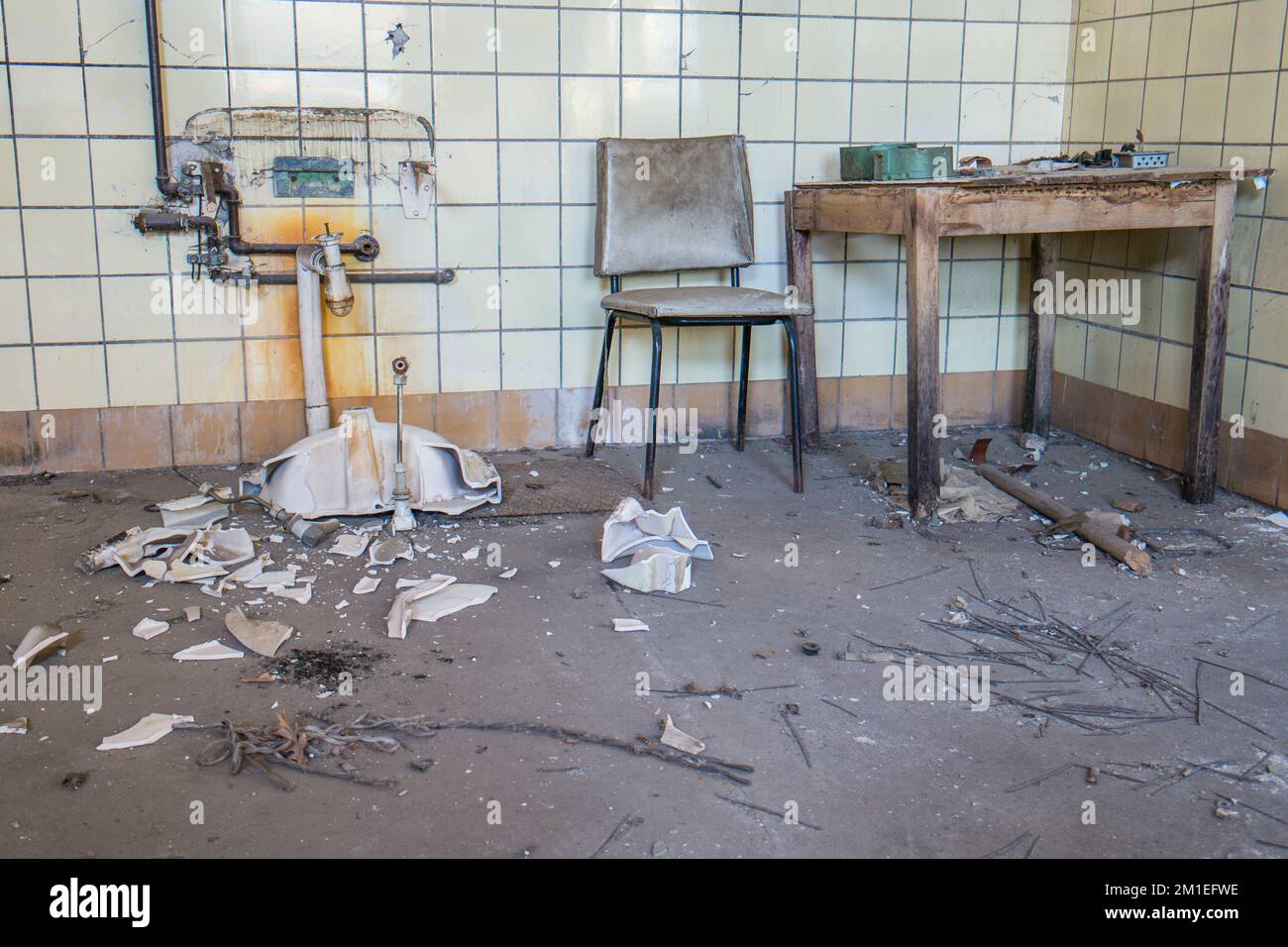 Dilapidated room hi-res stock photography and images - Alamy