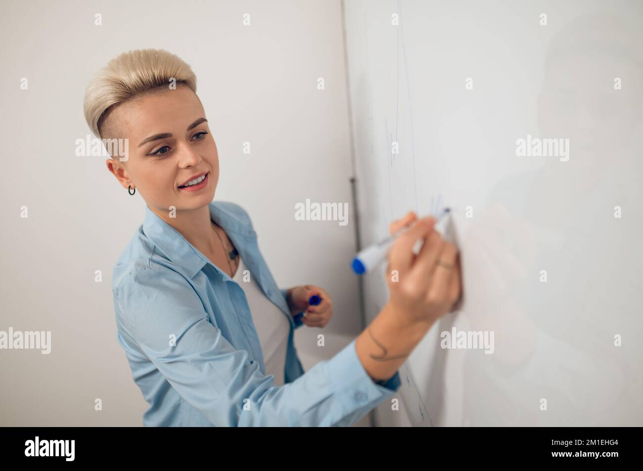 Graphical presentation hi-res stock photography and images - Alamy Graphical presentation hi-res stock photography and images - Alamy