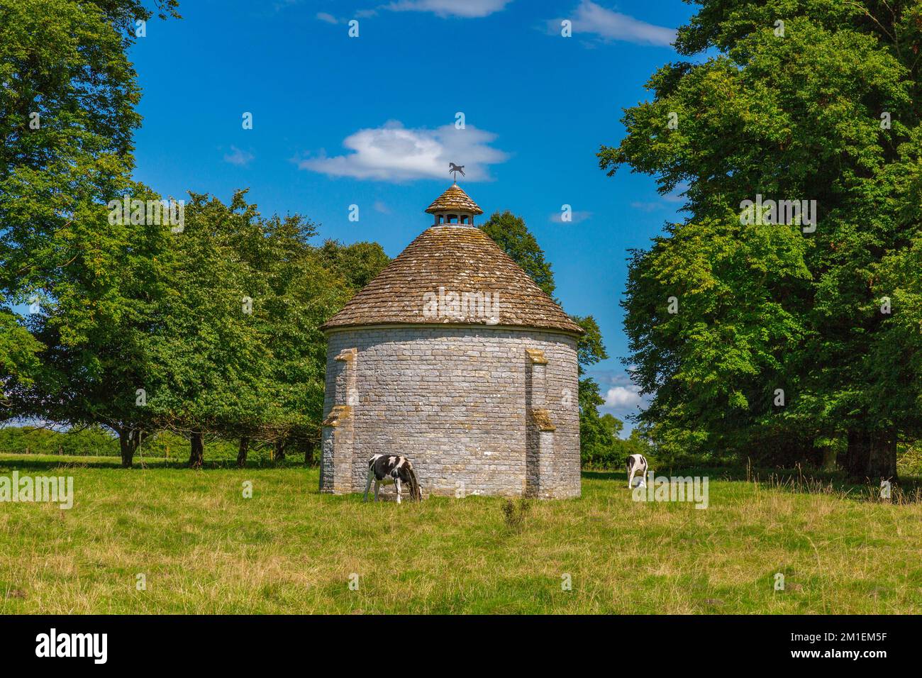Dovecot hi-res stock photography and images - Alamy