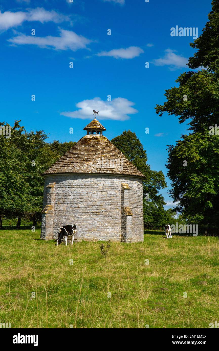Dovecot hi-res stock photography and images - Alamy
