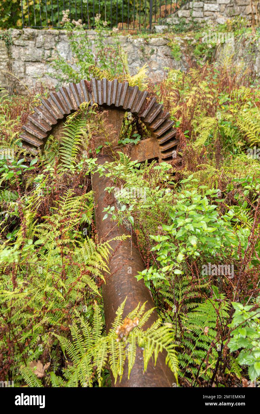 Water wheel mechanical gears and cogs at Carmears pit Luxulyan valley ...