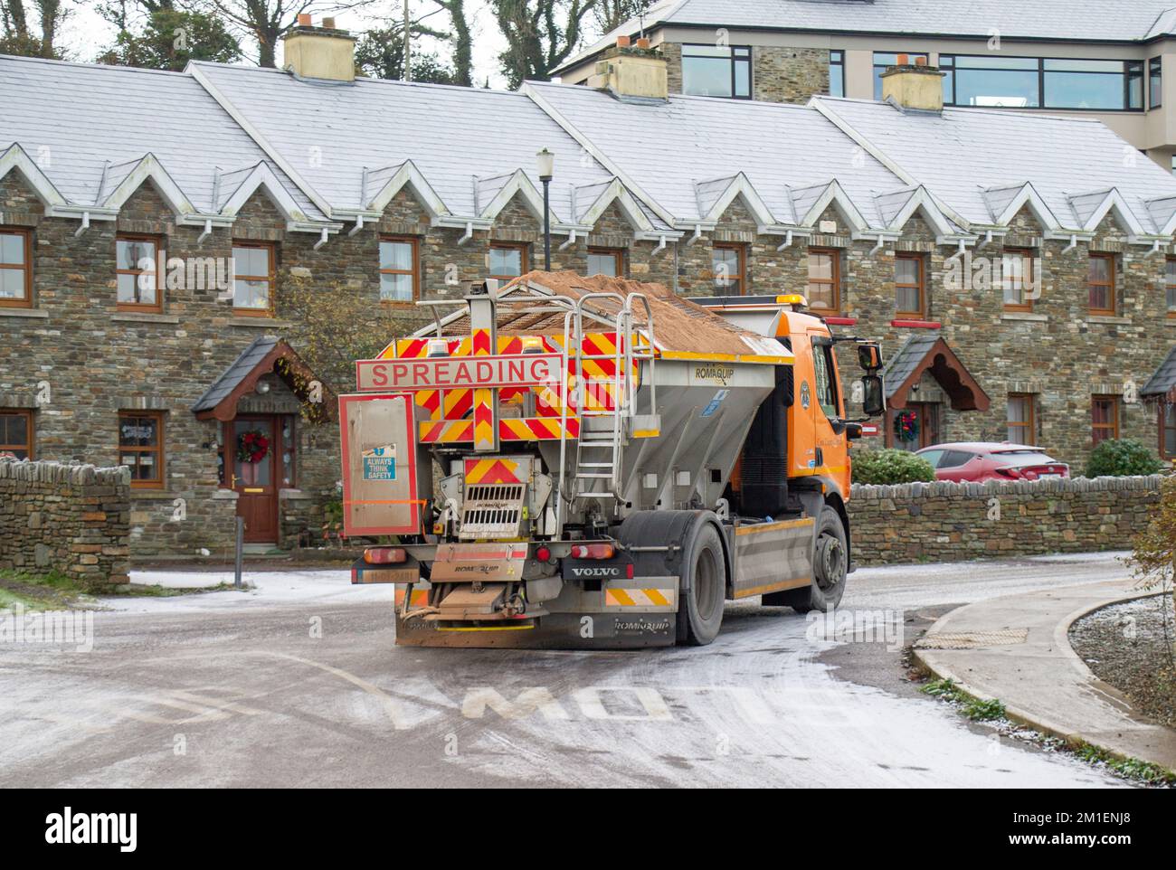Gritting lorry spreading grit salt hi-res stock photography and images ...