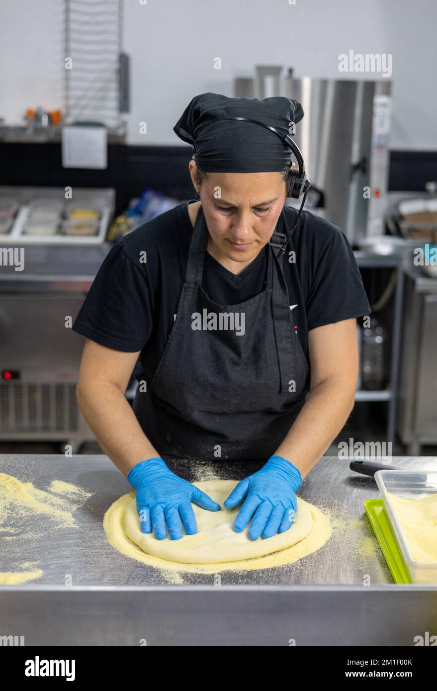 Woman italian bakery hi-res stock photography and images - Alamy