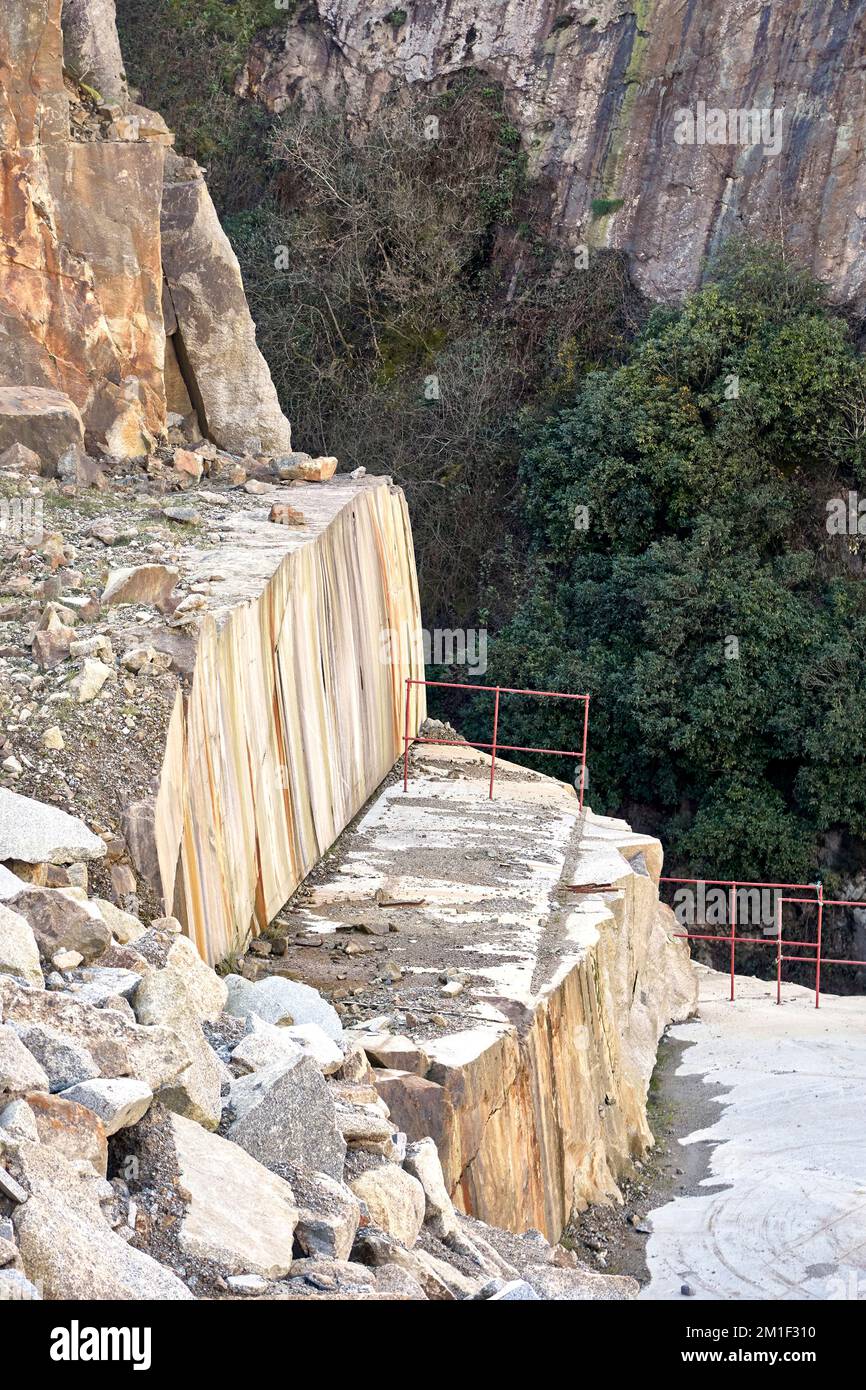 Cornish quarry. Industrial Imagery, Various locations, India. Architect ...