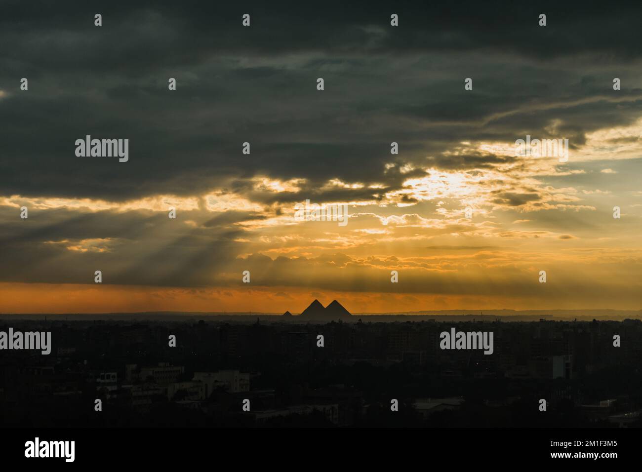 Sunset over pyramids giza egypt hi-res stock photography and images - Alamy