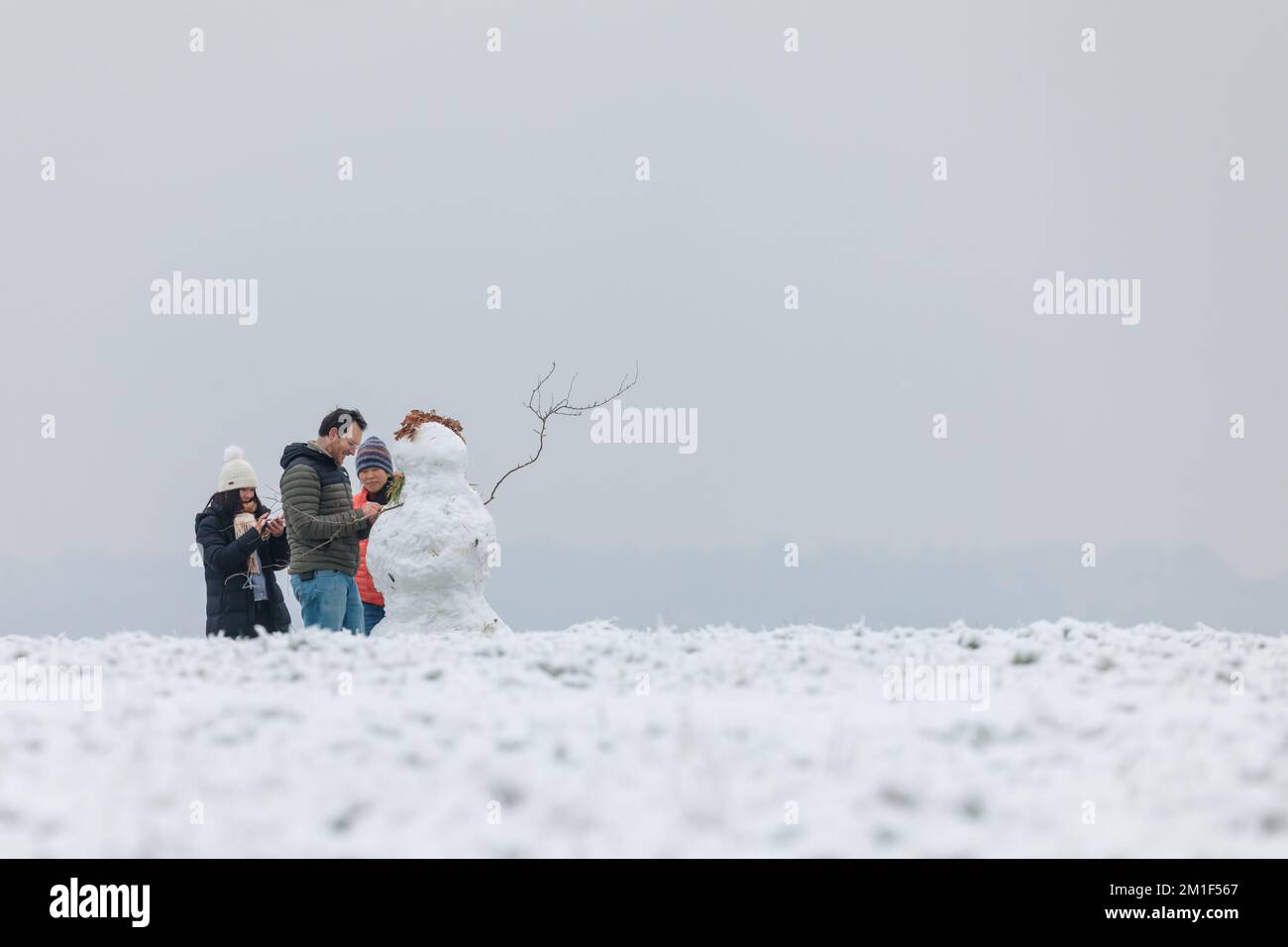 UK WEATHER. Wembley Park, UK. 12th December 2022. Londoners made ...