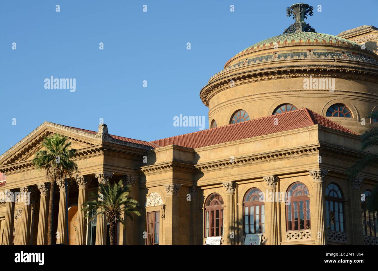 The Teatro Massimo Vittorio Emanuele, better known as Teatro Massimo ...