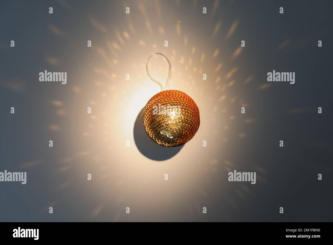Mirror ball lights hi-res stock photography and images - Alamy