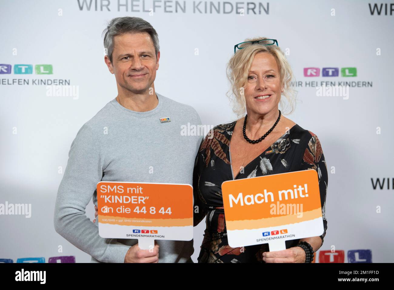 Huerth, Deutschland. 17th Nov, 2022. Jens HAJEK, actor, Iris WERLIN ...