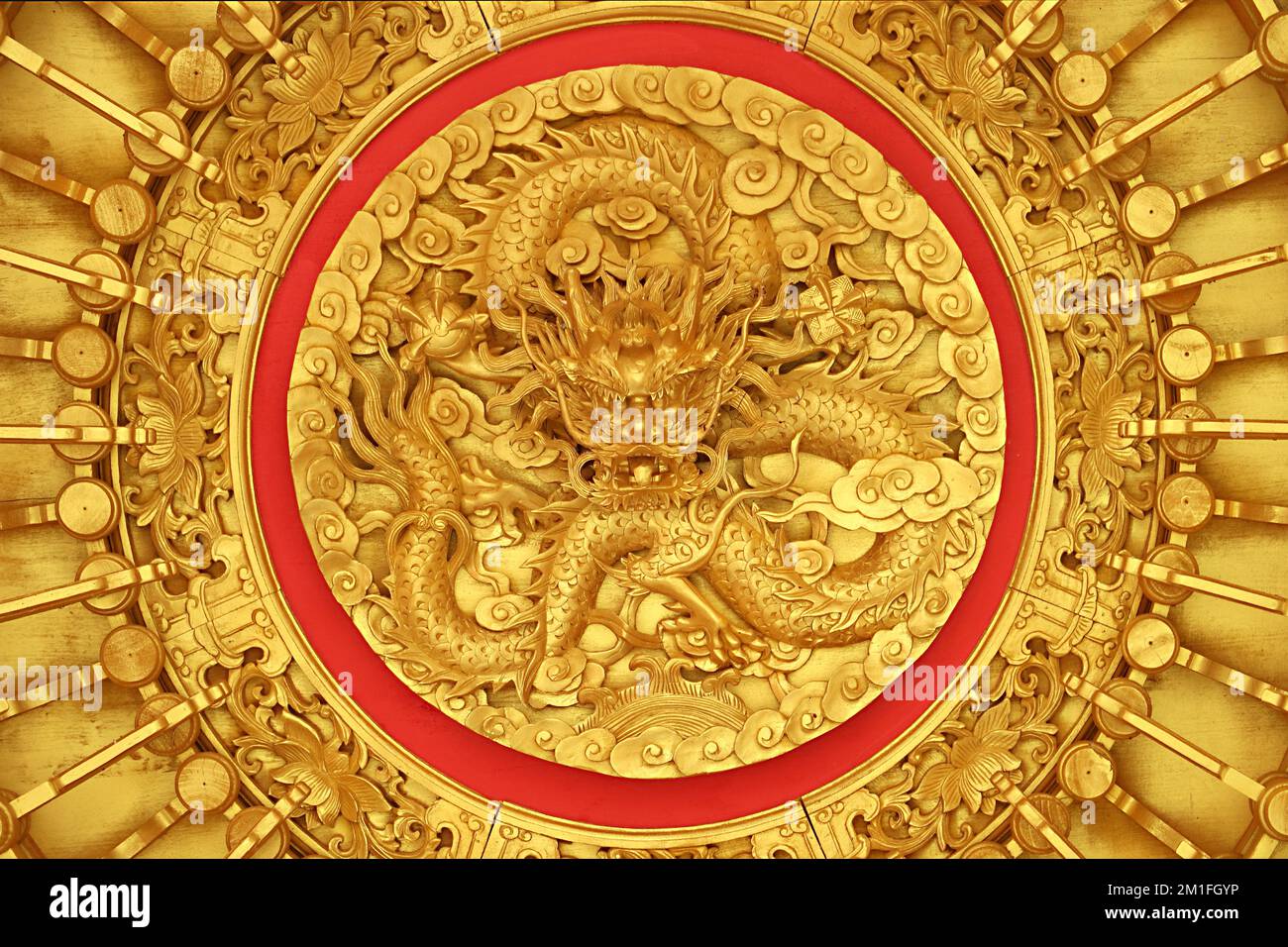 Decorative ceiling traditional chinese dragon hi-res stock photography ...