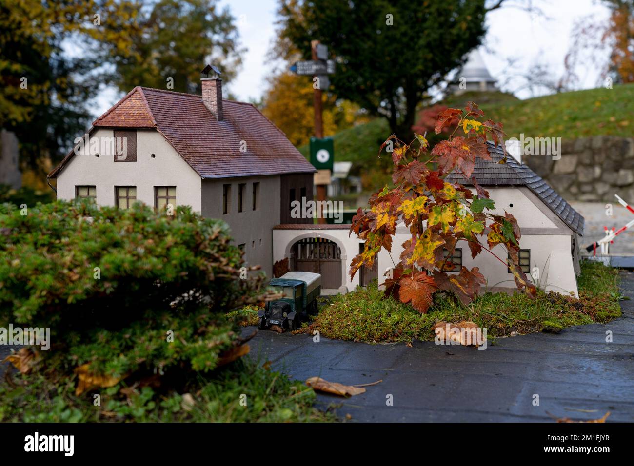 scale models of famous and historical buildings thru whole country (CTK ...