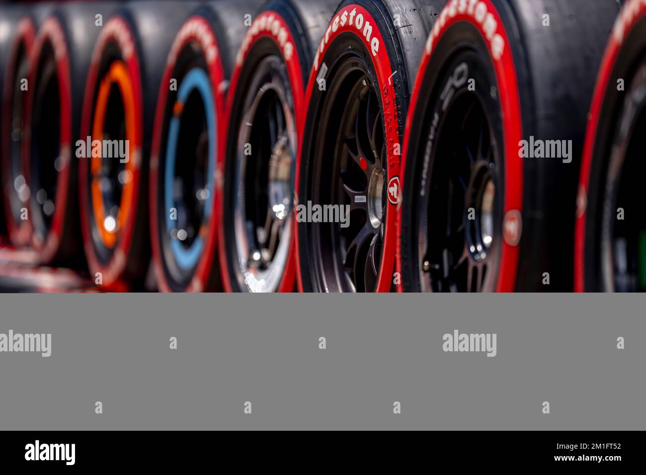 The INDYCAR SERIES go on track and qualify for the Chevrolet Detroit ...