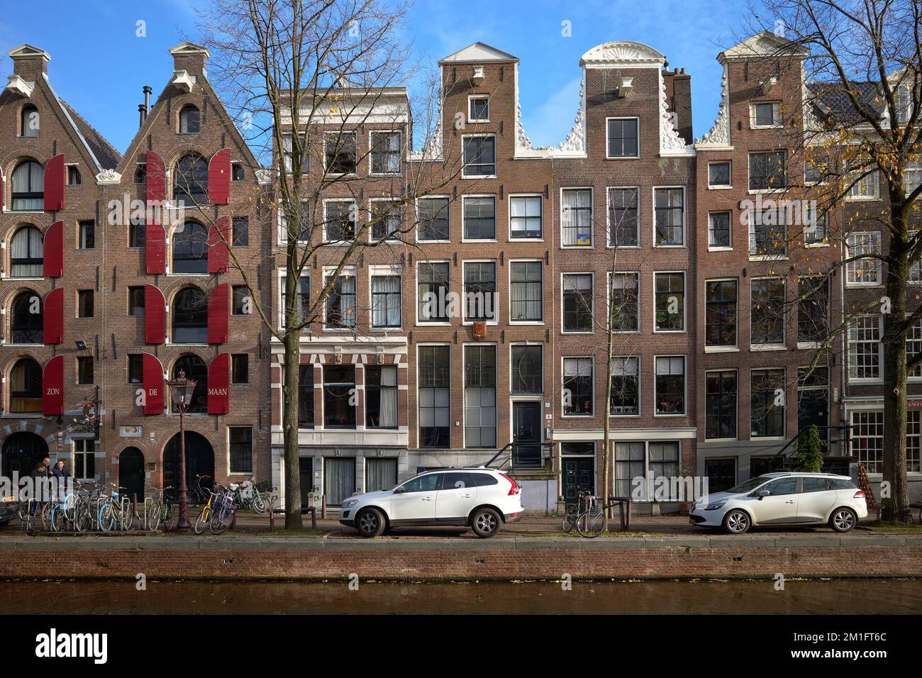 17th century street scene amsterdam hi-res stock photography and images ...