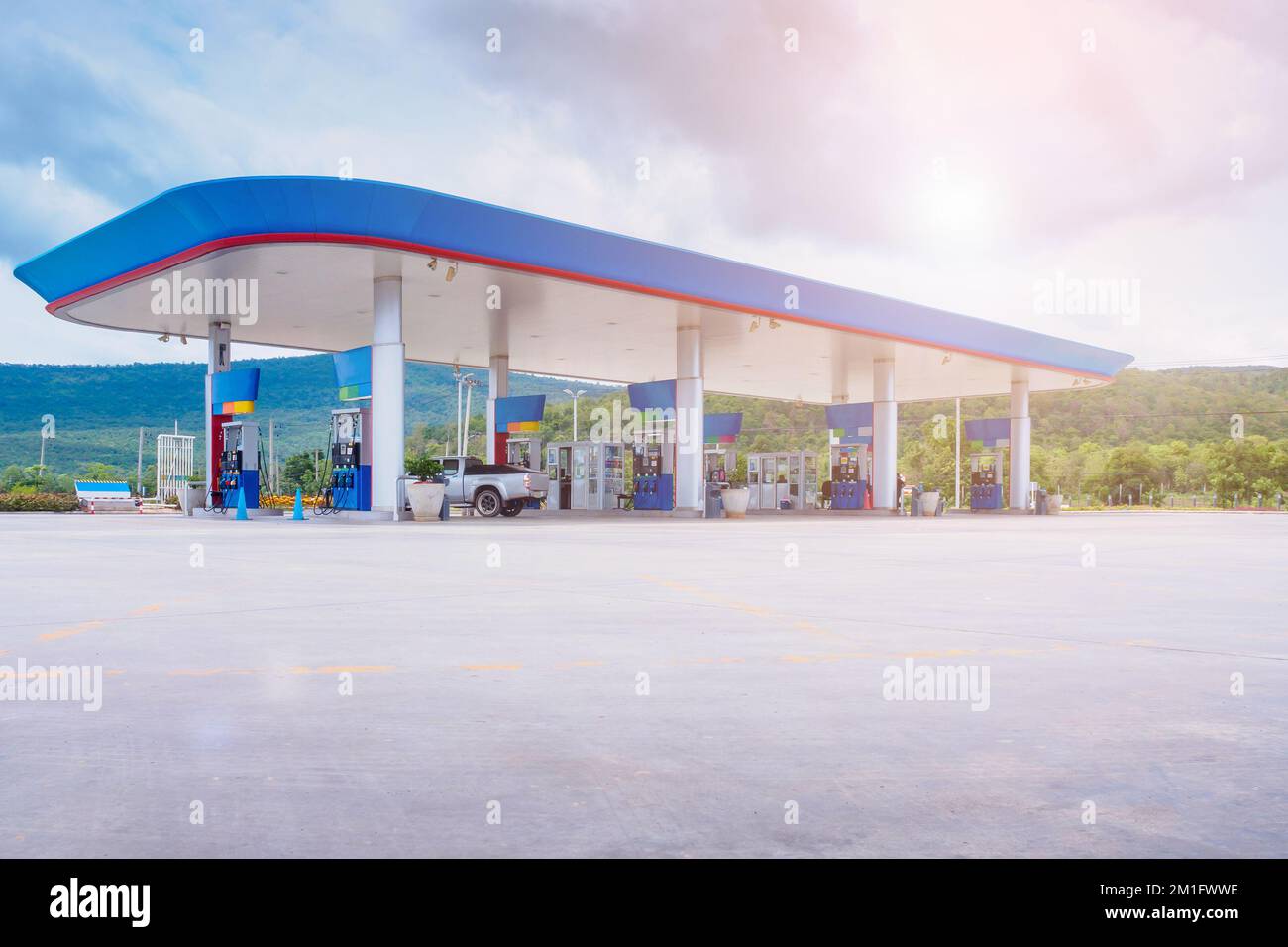 Oil light in station hi-res stock photography and images - Alamy