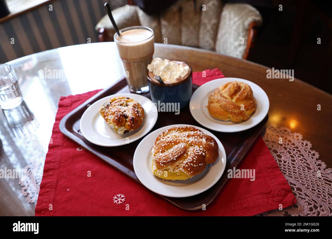 Cafe carl von linne hi-res stock photography and images - Alamy Cafe carl von linne hi-res stock photography and images - Alamy