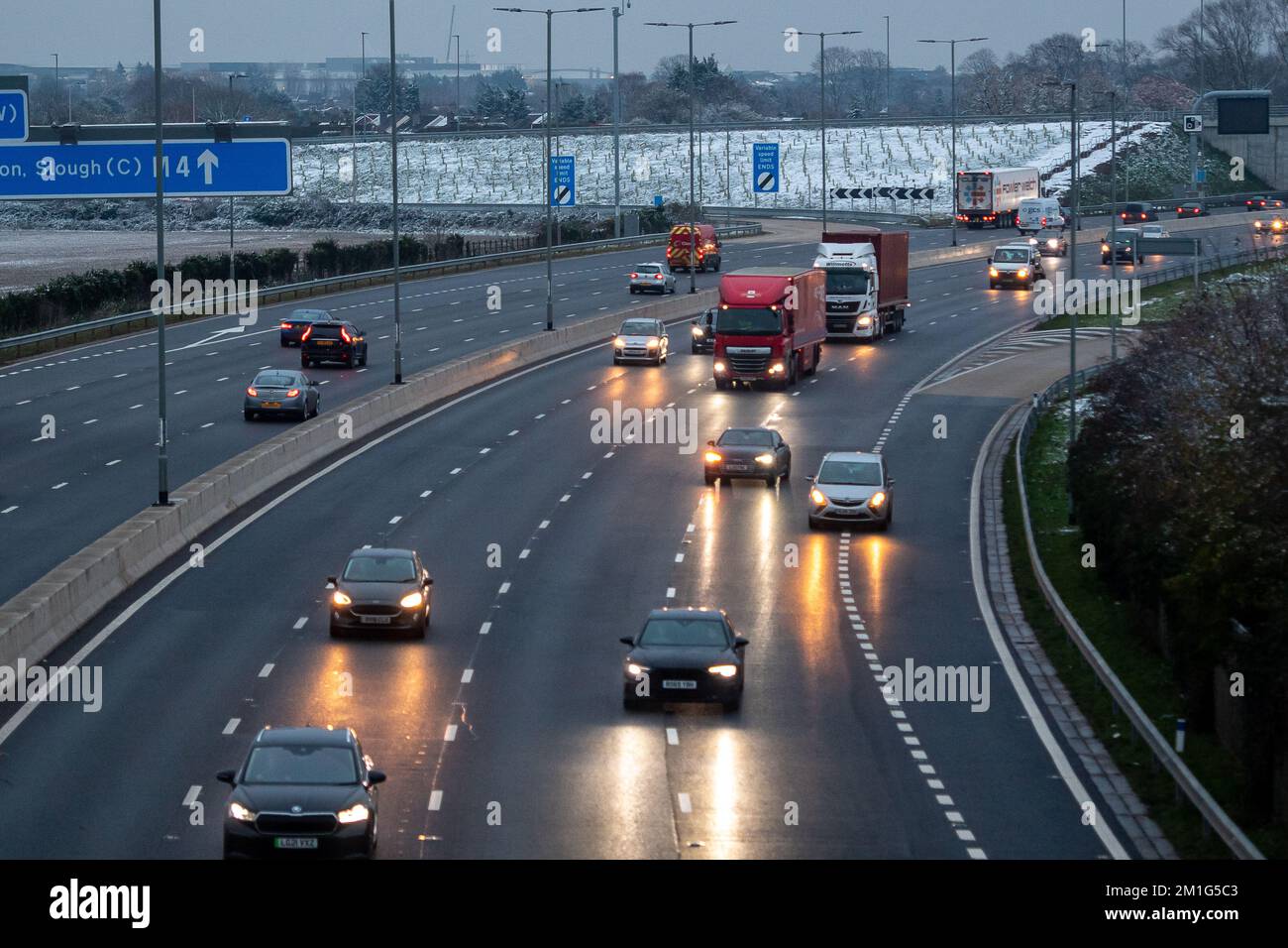 Taplow, Buckinghamshire, UK. 12th December, 2022. The M4 Smart Motorway ...