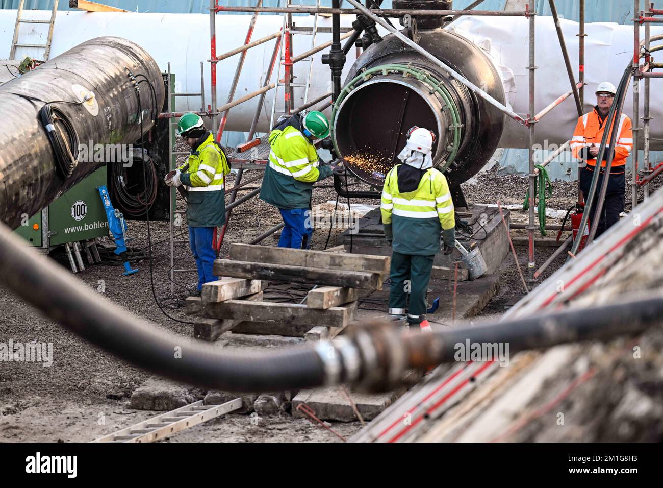 Friedeburg, Germany. 12th Dec, 2022. Work is underway on the ...