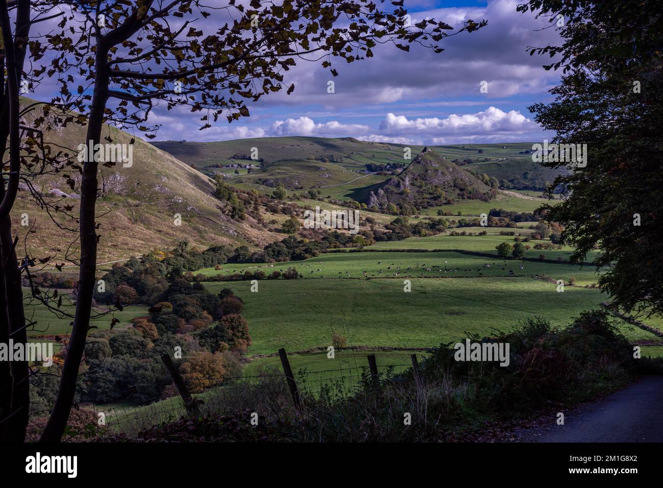 The limestone hills of the upper Dove Valley Stock Photo - Alamy
