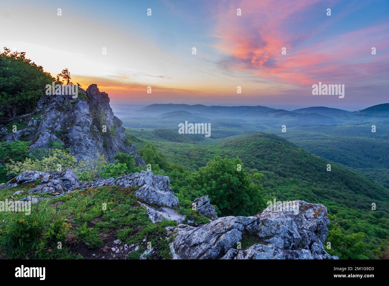 Solosnica (Breitenbrunn): summit Vapenna, sunrise, forest, mountains ...