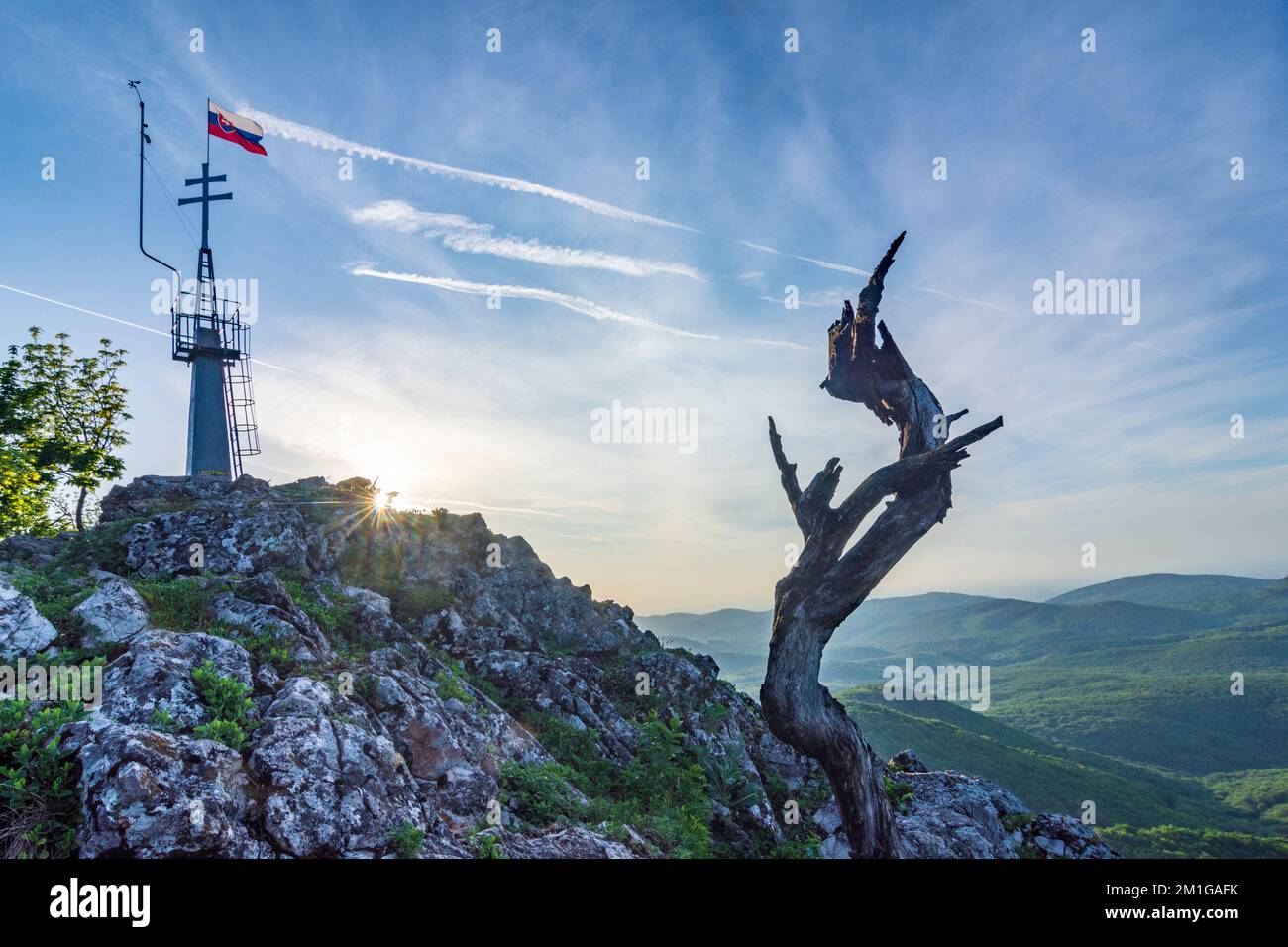 Solosnica (Breitenbrunn): summit Vapenna, sunrise, forest, mountains ...