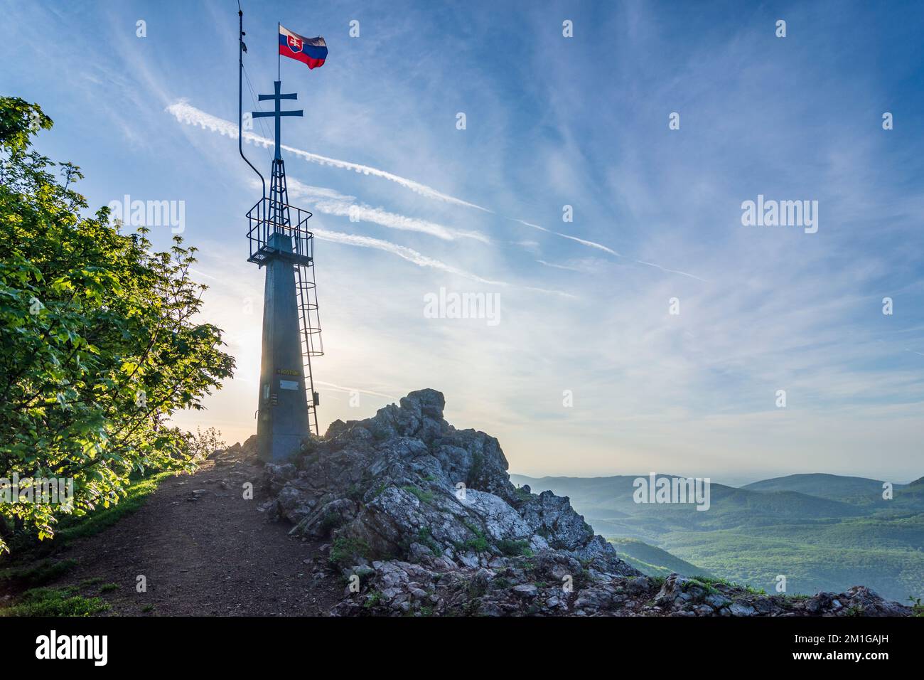 Solosnica (Breitenbrunn): summit Vapenna, sunrise, forest, mountains ...