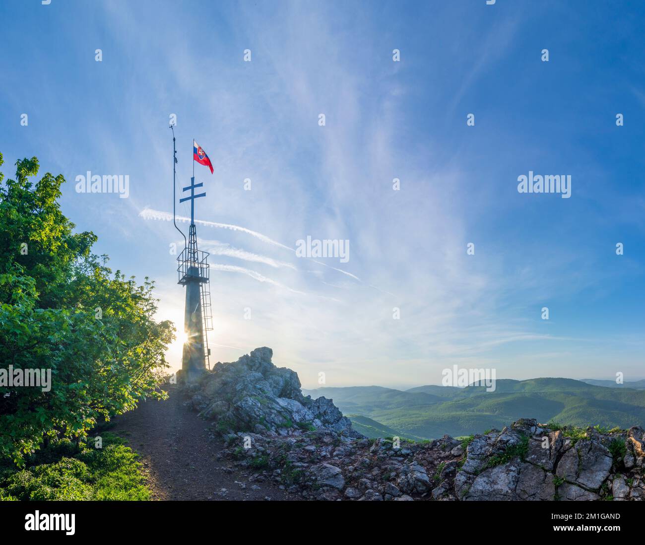 Solosnica (Breitenbrunn): summit Vapenna, sunrise, forest, mountains ...