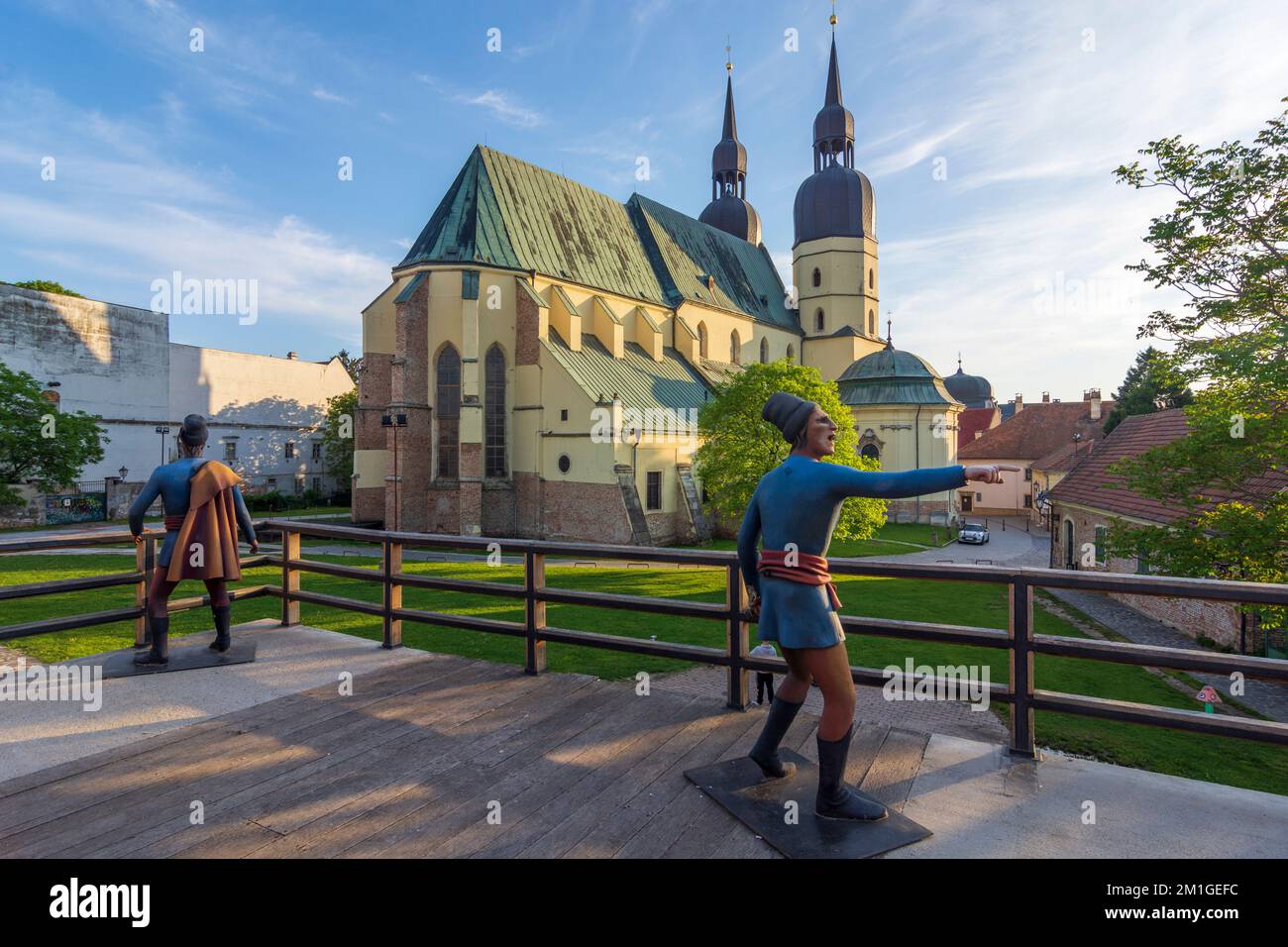 Trnava (Tyrnau): St. Nicholas's Church (kostol sv. Mikuláša), figures ...