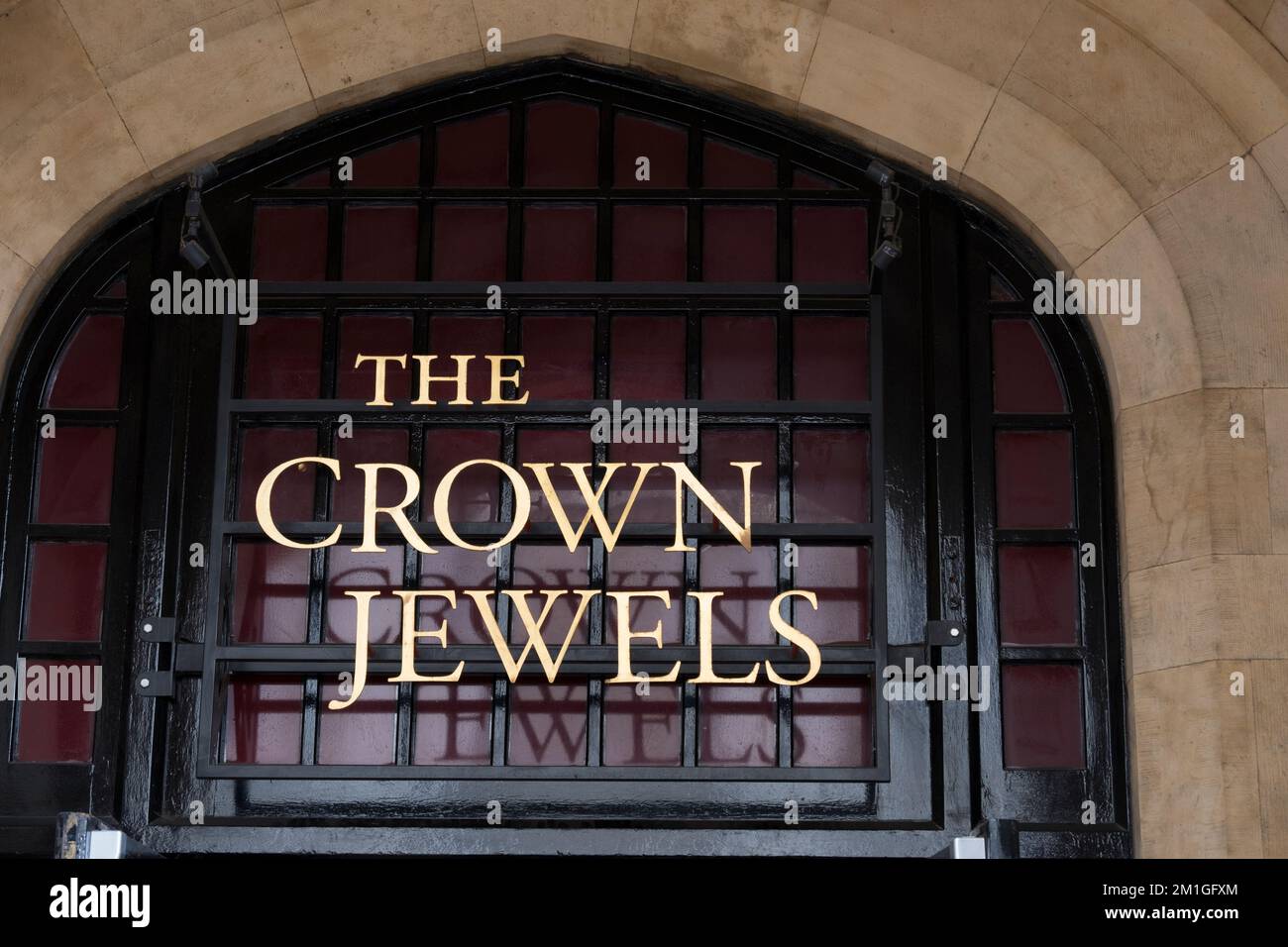 Entrace signage to the Crown Jewels at the Tower of London Stock Photo ...