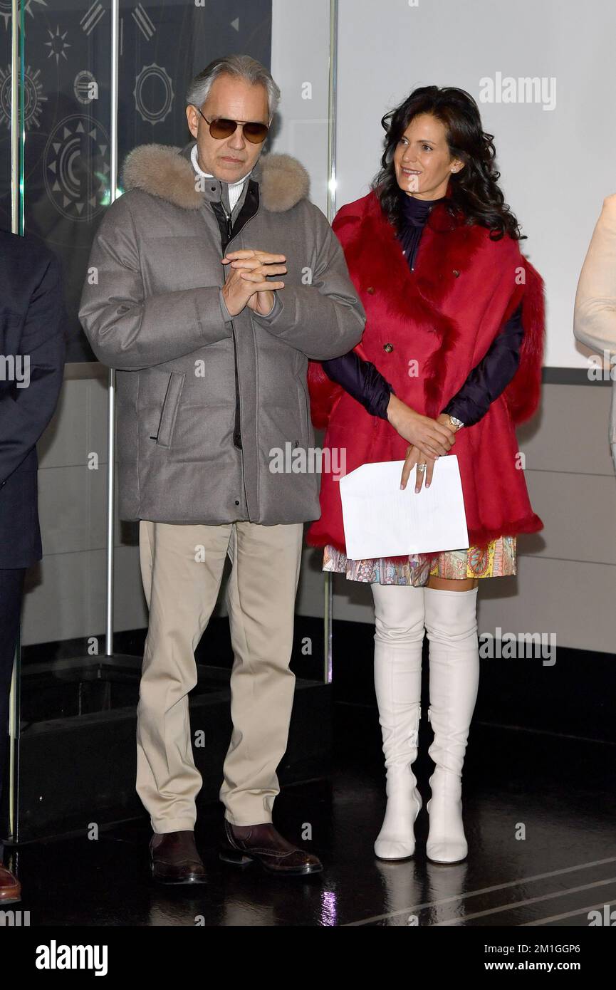 New York, USA. 12th Dec, 2022. (L-R) Italian tenor Andrea Bocelli and ...