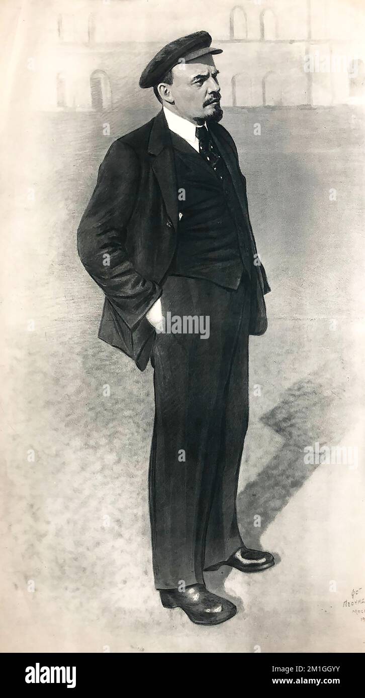 1917 lenin hi-res stock photography and images - Alamy
