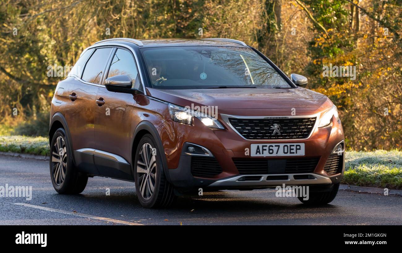 Bronze car hi-res stock photography and images - Alamy