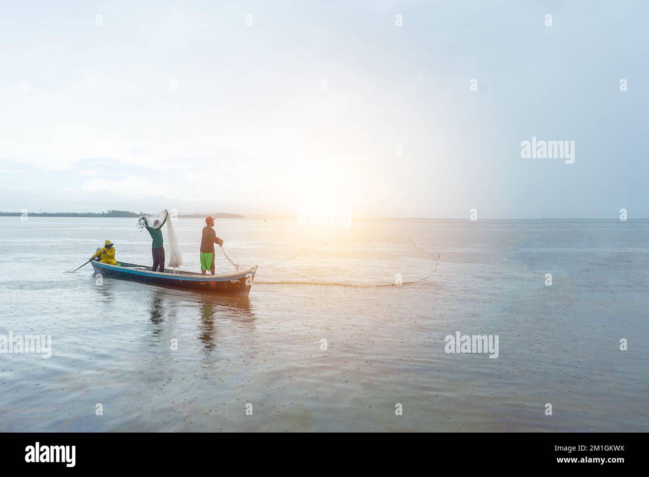 Native american fishing net hi-res stock photography and images - Alamy