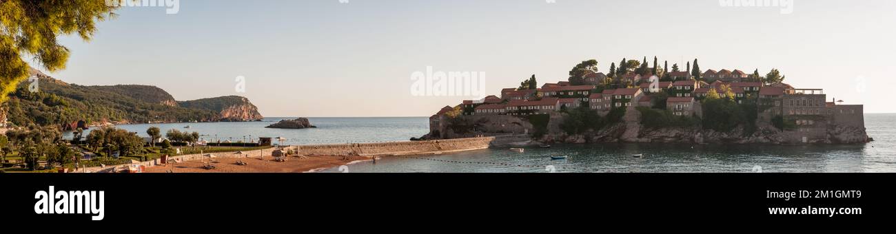 Medieval fortified village located on a little island Stock Photo - Alamy