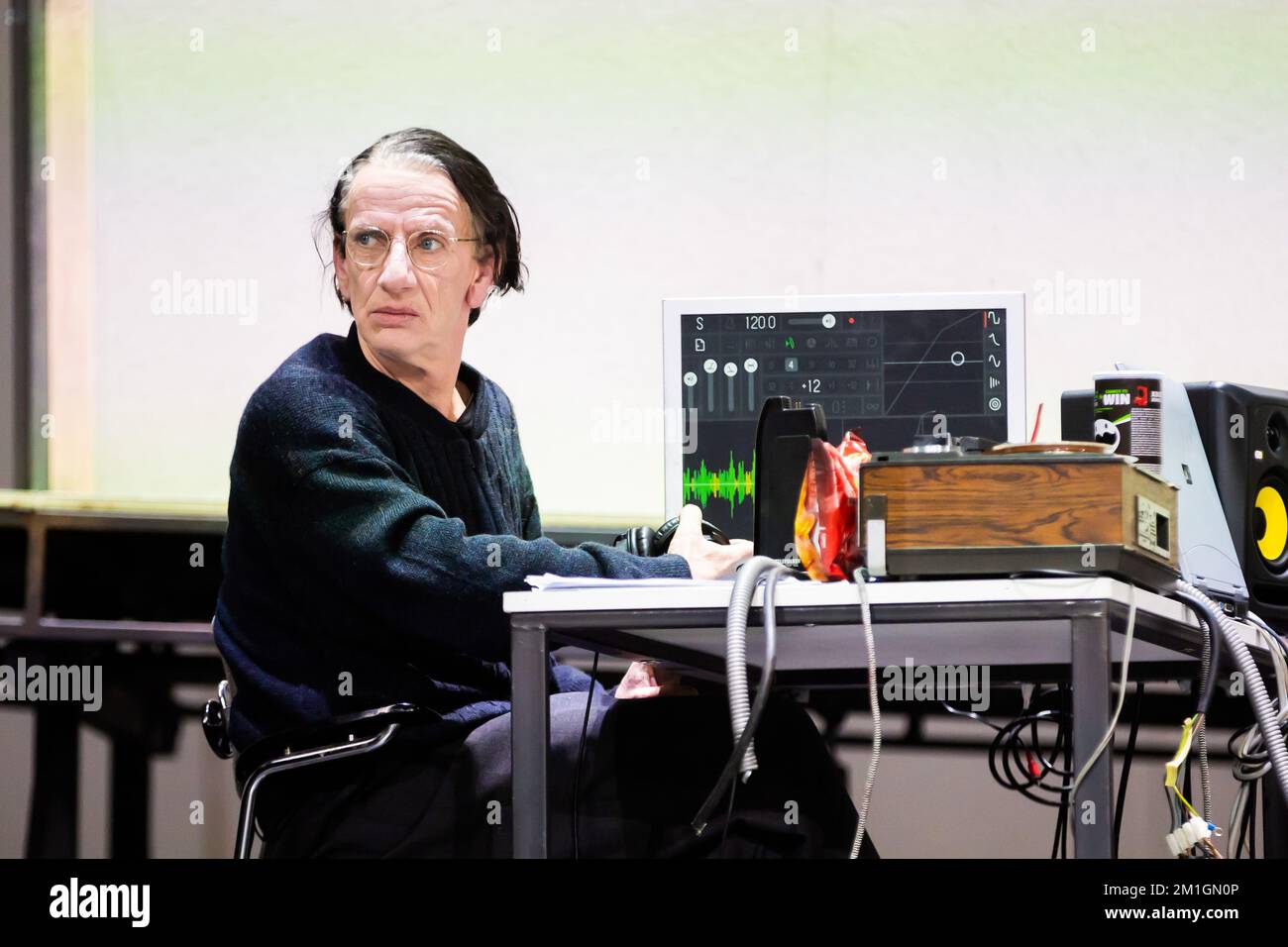 Berlin, Germany. 12th Dec, 2022. Bernd Moss appears at the photo ...