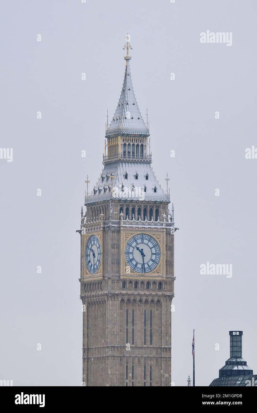 Airport 2022 snow uk hi-res stock photography and images - Alamy