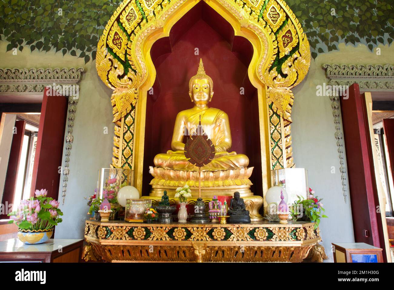 Phra Putha Niruntarai at Phra Pathom Chedi, the largest and most ...